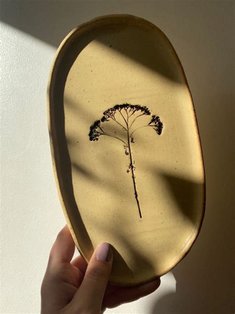 Сервировочная тарелочка Керамика ручной работы Керамические тарелки Керамика