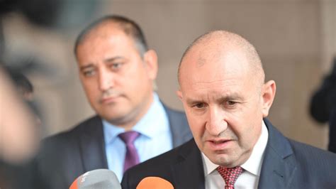 Президентът Румен Радев След 40 годишно прекъсване у нас отново ще се обучават виетнамски летци