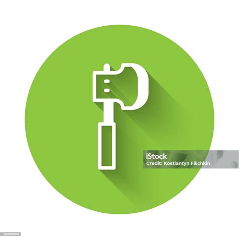 긴 그림자 배경으로 격리 된 흰색 나무 도끼 아이콘 목재 잭 도끼 녹색 원 버튼입니다 벡터 강철에 대한 스톡 벡터 아트 및 기타