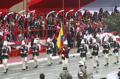 Parada Militar Presidente Kuczynski Dio Por Concluido Desfile Por