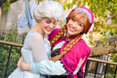 Anna And Elsa Sexy Disney Princess Sexy Disney Disney Friends