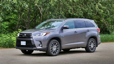 2017 Toyota Highlander Xle Test Drive Review Autotrader Ca