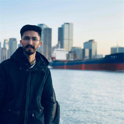 Umer Farooq Senior Global Logistics Specialist Thrasio Xing