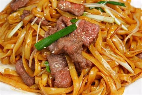 猪杂蒸河粉 猪杂汤面 牛腩蒸米粉 大山谷图库