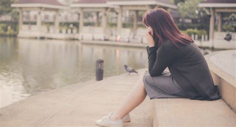 Depression ဝင်နေချိန်မှာတစ်ယောက်ထဲဖြတ်ကျော်နိုင်ဖို့ကူညီပေးနိုင်မယ့်အရာများ Mystyle Myanmar