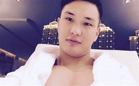 Жүжигчин Э Одбаяр юунд тэгж их огшив