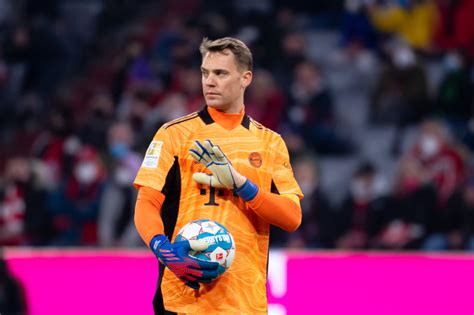 Bayern Munich Goalkeeper Manuel Neuer Breaks Leg In Skiing Accident