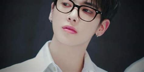 [강태현 빙의글 수위]직장 상사랑 상 꼴텬