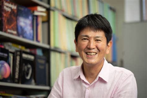 弘前大学 浅田秀樹 宇宙の謎に挑み続ける弘前大学研究成果はノーベル賞級？！ Hiromaga 弘前大学がもっとわかるウェブマガジン