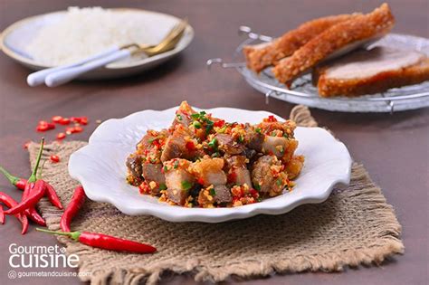 หมูกรอบหนังฟู มาทำเมนูหมูกรอบพริกเกลือ Gourmet And Cuisine Magazine สูตรทำอาหาร การทำอาหาร อาหาร