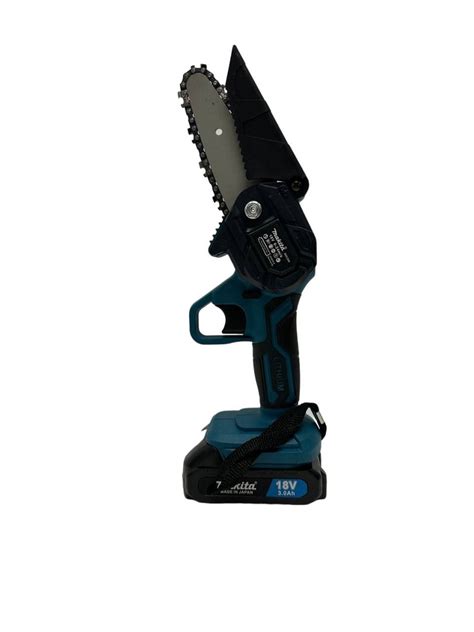 Электрическая пила Makita