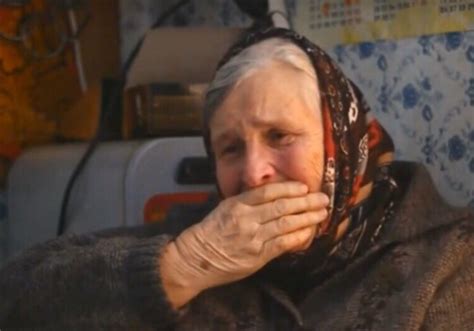 Люди беруть дітей з дитячого будинку а я вирішила забрати чужу бабусю з будинку для літніх