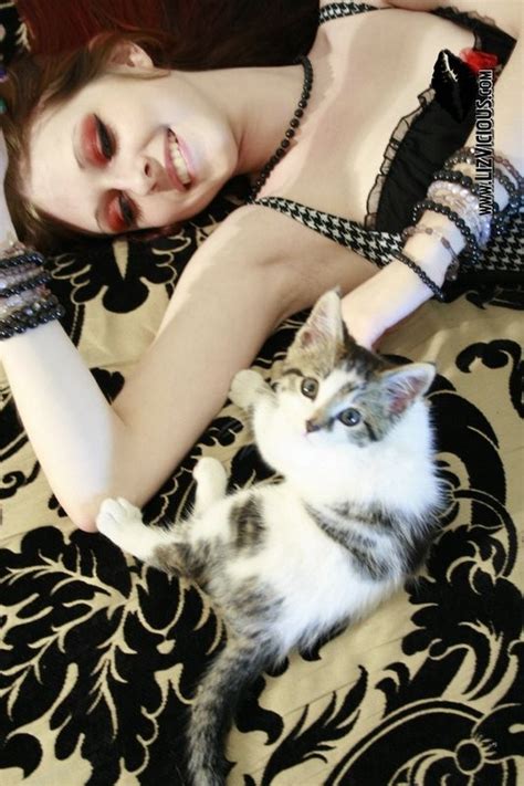 Redhead Emo Shows Off Her Bald Pussy And Pale Body Porn Pictures Xxx