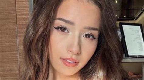 Youtube Streamer Pokimane Shares Bts Pics From The Streamer Awards
