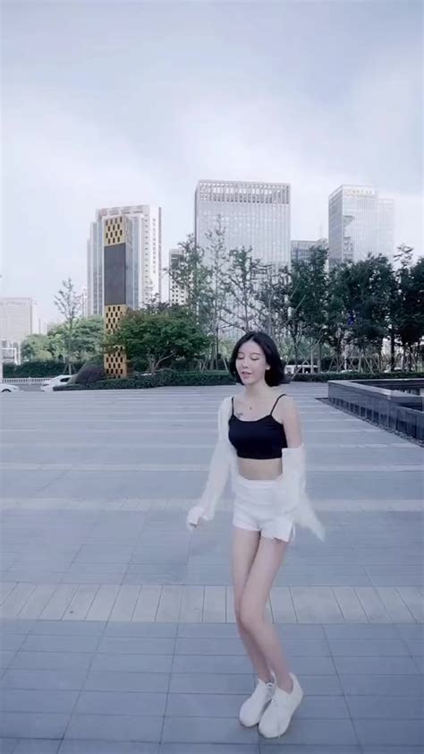 是谁我跳这个舞蹈的这个天气跳的差点要了我半条命 美女 氛围感 辣妹 Miya Reels 米娅miya 米娅miya