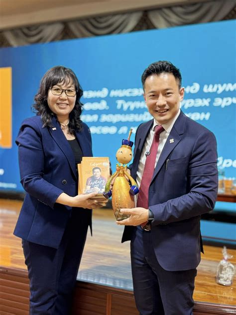 Ражив Гандийн нэрэмжит Үйлдвэрлэл Урлалын Политехник Коллеж