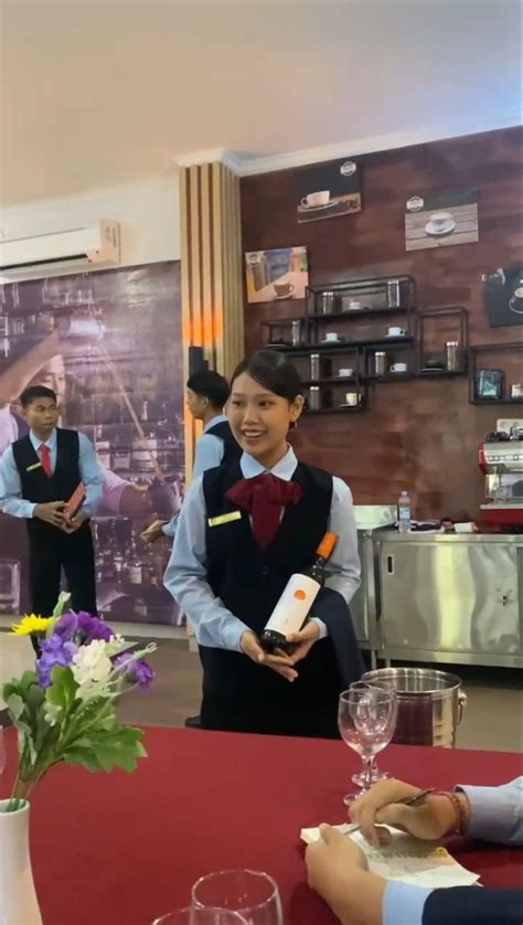 Sri Devi Aryanti On Linkedin Serving Wine🍷 To Serve Wine Gracefully Start By Showing The