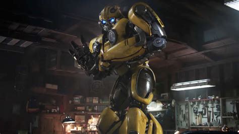 Bumblebee Learns To Talk In Fun New Featurette — Geektyrant