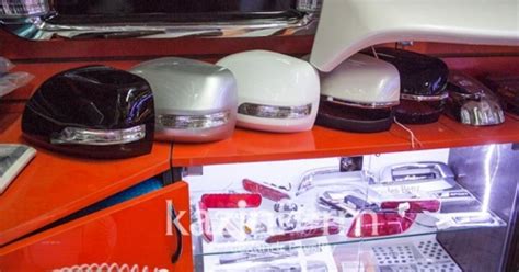 살해된 카자흐 피겨영웅 차량의 백미러 도대체 얼마길래