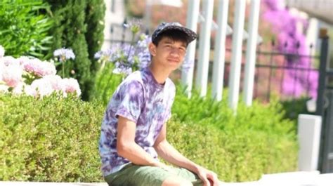 Profil Ayman Modjo Putra Duta Sheila On 7 Jadi Atlet Bulutangkis