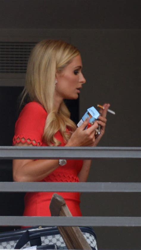 Paris Hilton Rsmokingladycelebs