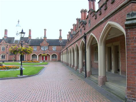 무료 이미지 건축물 구조 포도 수확 도시 궁전 시티 돌 도심 큰 광장 경계표 정면 안마당 마을 광장