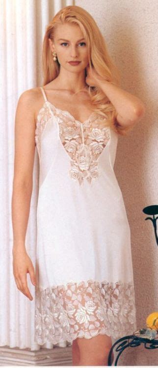 Very Elegant Vintage Slip Tumbex