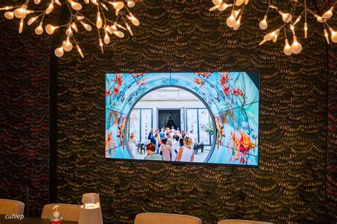 Ces Tr N Tay Tv Oled Kh Ng D Y Lg Signature Oled M