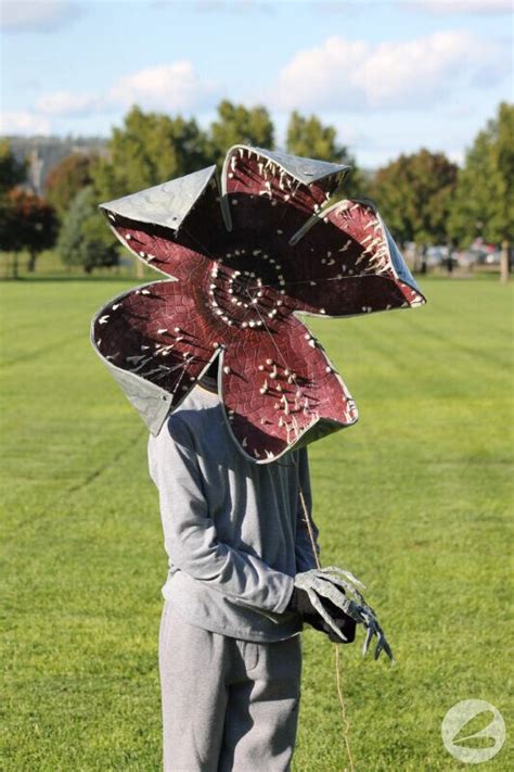 Opening And Closing Demogorgon Mask Diy Tutorial This Is So Cool