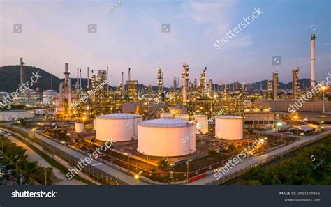 정유공장 정유공장 석유화학공장 정유공장 정유공장 송유관 스톡 사진 2411170955 Shutterstock