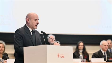 Gobierno Español Cuestiona La Validez De Asilo De 18 Peloteros