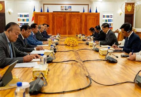 စာပေဗိမာန်စာကြည့်တိုက်တွင် လာရောက်ဖတ်ရှုကြသည့် ပြည်သူများအပြင် ကျောင်းသား၊ ကျောင်းသူများ