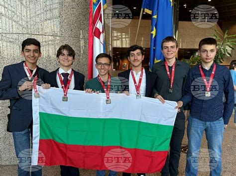 Българчета спечелиха сребърни медали от европейска олимпиада по експериментални науки в Загреб