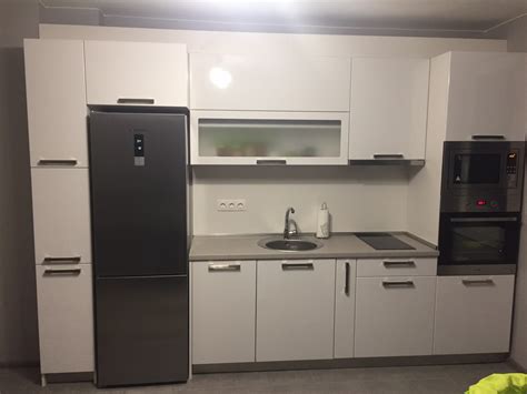 Кухненско обзавеждане МДФ бял гланц Мебели и кухни по поръчка от Ейнджелс Дизайн ООД