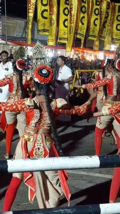 පෙරහරක ලස්සනට නටන නංගිලා ටිකක් 😘🤩🥰 Youtube