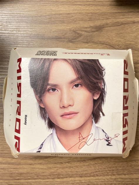 Mirror Mcdonald 麥炸雞盒 興趣及遊戲 收藏品及紀念品 明星周邊 Carousell