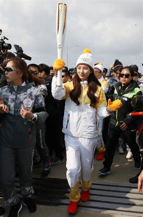 수지 2018 평창동계올림픽 성화봉송 사진 고화질 연예화보 꿀재미