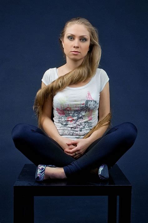 Flash Game Today Long Hair Girl Shows Off Her Floor Length Hair