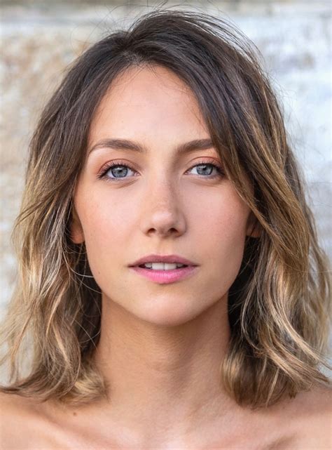 Anais Weill Alexandra Leight