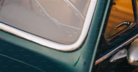 문이 열린 자동차 내부 사진 Unsplash의 자동차 이미지