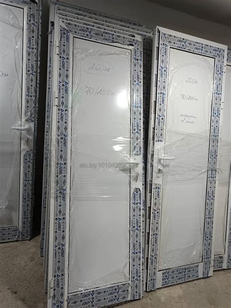 Алуминиеви врати за баня Врати дограма щори тенти Варна Алуминиеви врати за баня Г