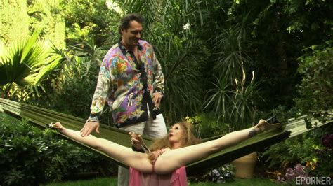 Golden Locks In Action Annie Body