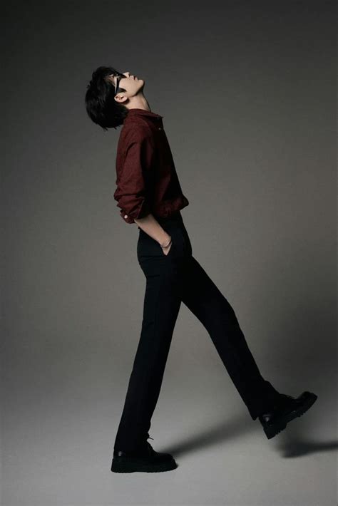 ปักพินโดย ㅤ ꧁𝚁𝙾𝚂𝙴𝙰𝙽𝙽𝙴꧂ ใน Zhang Ling He นายแบบ นักแสดง แบบ