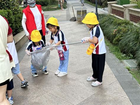 垃圾分类，快乐童行——小太阳幼儿园垃圾分 类进社区活动
