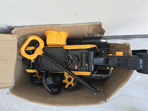 📢 생활잡화 5톤 반품 물량 땡처리 합니다 양 엄청 많습니다 단가 문의 주세요 📢 종류 다양합니다 의류신발가방캠핑용품 등등 수량 따봉마켓땡처리덤핑도매