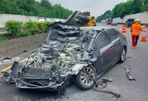 自動駕駛又出事！轎車撞國1緩撞車成火燒車