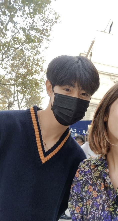 잡담 패션위크로 파리 간 갓마크 팬들이랑 인증샷 뜬 거 인스티즈instiz 연예 카테고리