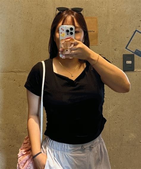 💙여름신상💙청순글램2color 여름반팔 빅사이즈 하트넥 셔링 세미크롭 반팔티 에이블리