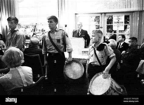 Im Stil Und Geist Der Hitlerjugend Hj Und Der Sogenannten Heimattreue Jugend Trafen Sich Alte