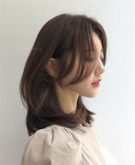 ไอเดียทรงผมประบ่า 2020 สวยหวาน กำลังดี Haircuts For Medium Hair
